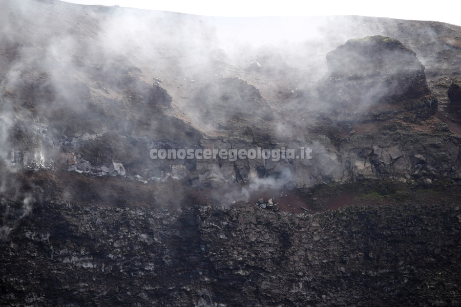 Le fumarole del Vesuvio, cosa sono e cosa indicano - FOTOGALLERY ...