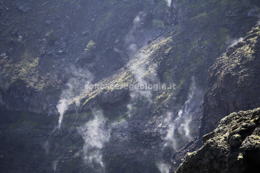 Le fumarole del Vesuvio, cosa sono e cosa indicano - FOTOGALLERY ...