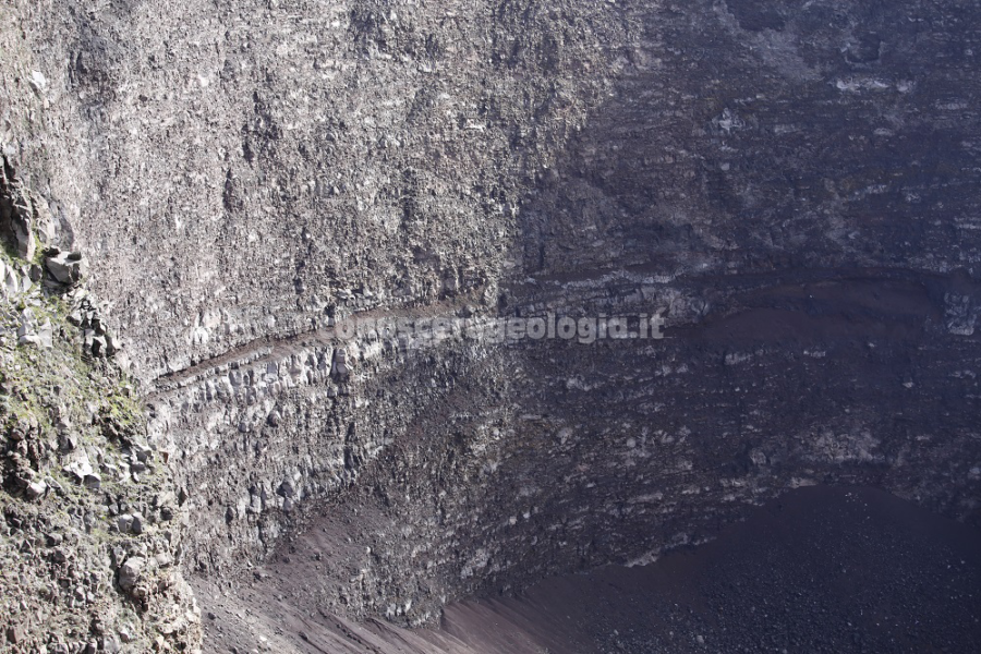 Le fumarole del Vesuvio, cosa sono e cosa indicano - FOTOGALLERY ...