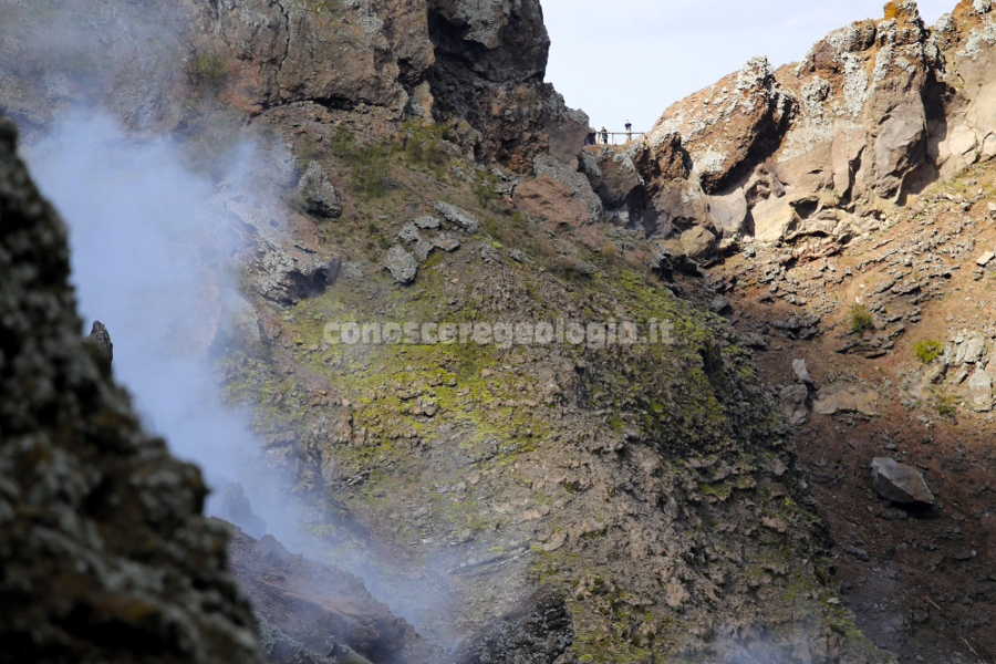 Le fumarole del Vesuvio, cosa sono e cosa indicano - FOTOGALLERY ...